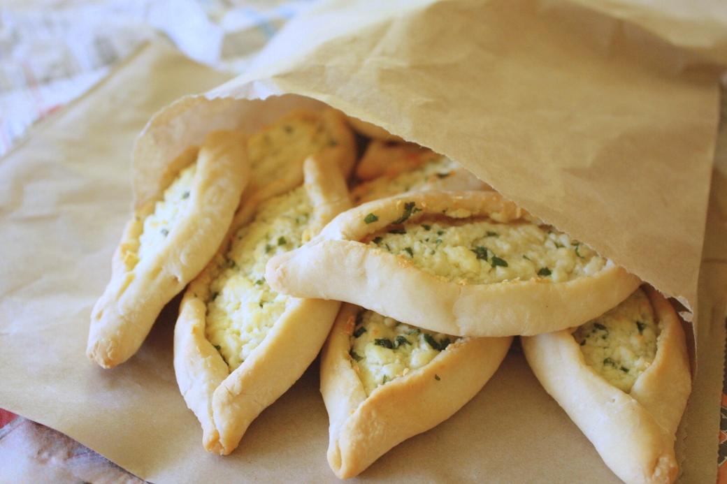 Cheese Fatayer (Fatayer bi Jibneh) – 'til golden brown